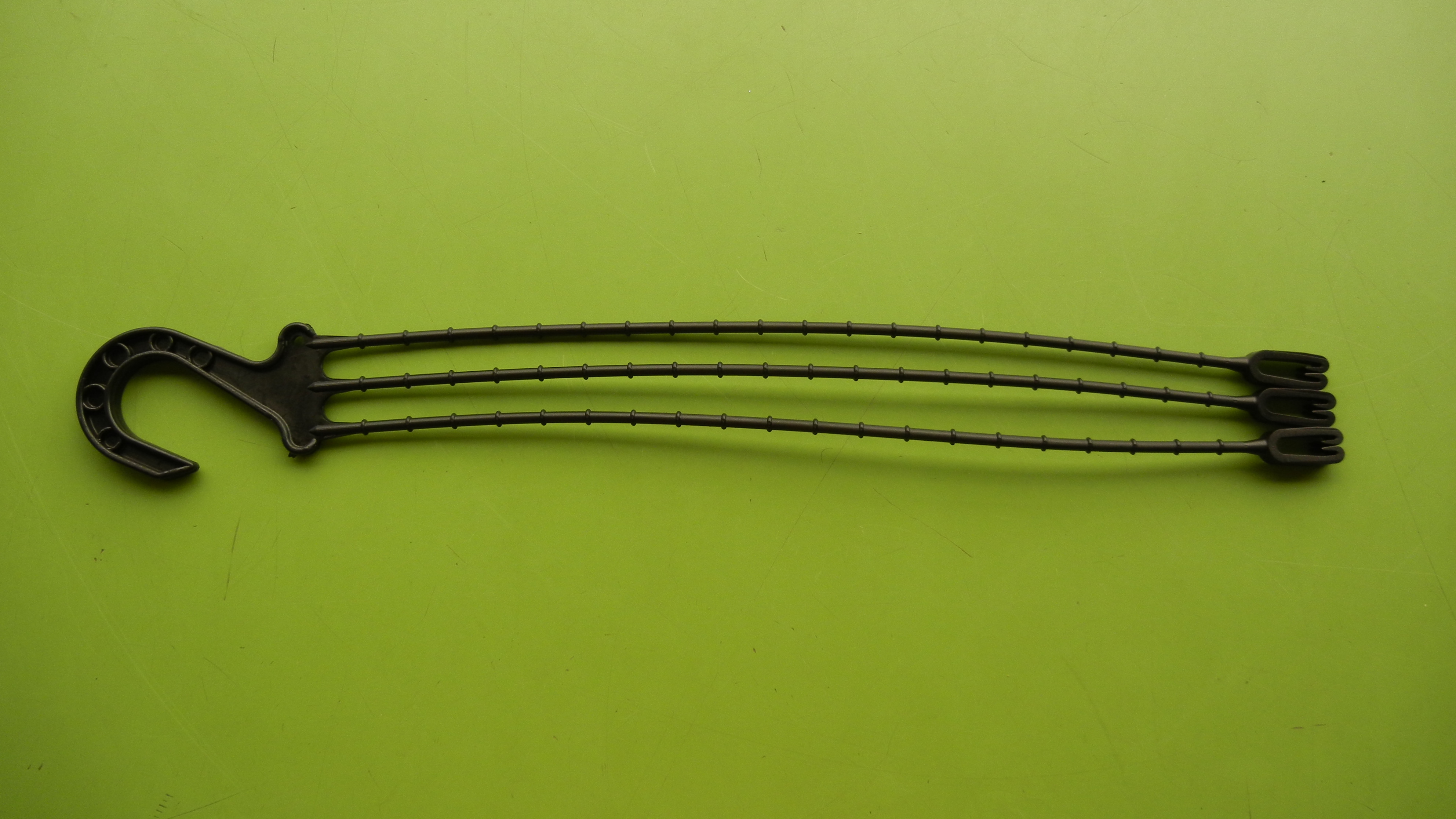 Pot Hangers : plastic pot hanger 3 leg